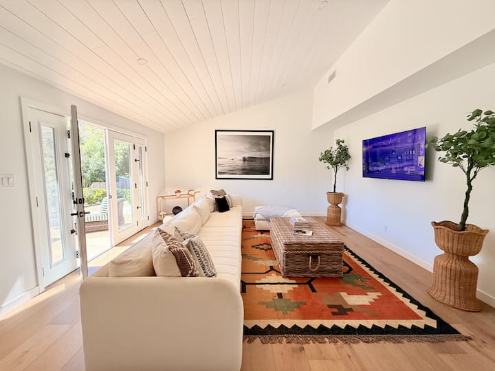 Ojai Valley Luxury Hillside Estate - Ojai, CA