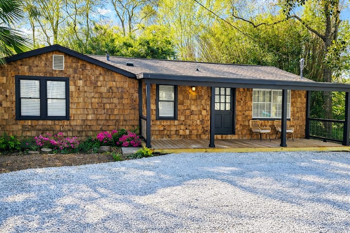 The Downtown Cedar - Ocean Springs, MS