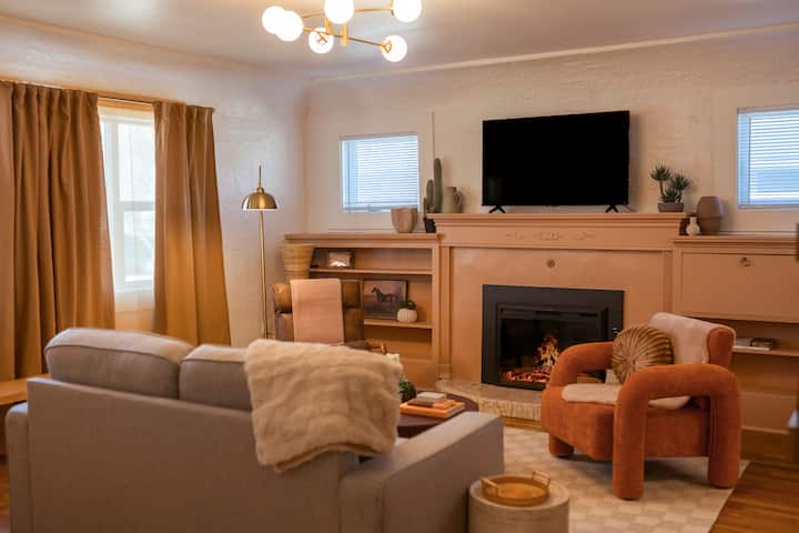 Casa Del Sol | Cozy 2br W/ Fenced Yard - Medford, OR