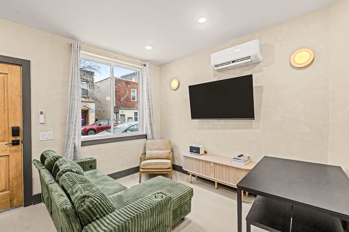 The Blanco | Chic 1br With Private Balcony - Philadelphia, PA