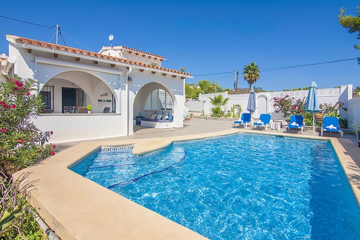 Villa à Louer à Benissa Acaepa, Avec Piscine Privé - Bonaire