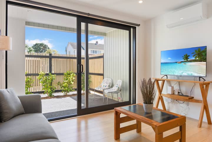 Bright Modern Apartment - Lower Hutt