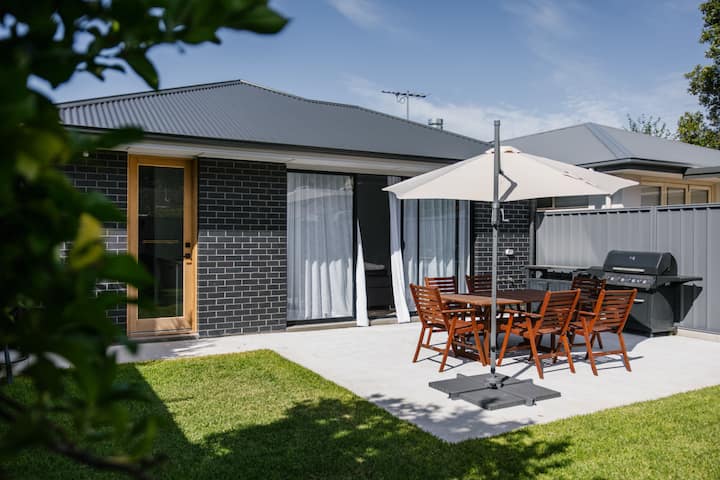 Spacious 3br Coastal Stay Near Marion & Brighton - Adelaide