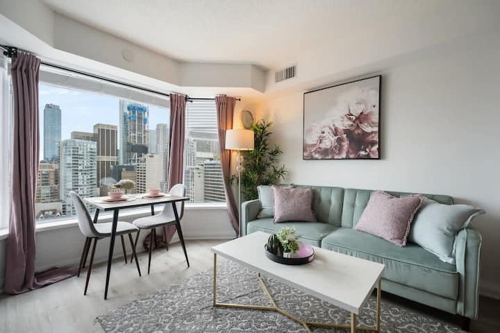 Stylish Yorkville Retreat - Toronto