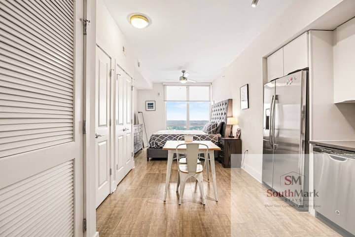 23rd Floor|uptown Luxe Studio|free Parking|rooftop - Biddleville - Charlotte