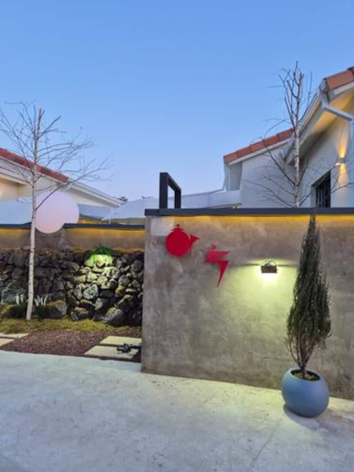 하루동(개인풀, 게임기, 트램펄린, 침대3, 생축이벤트 - Gyeongju-si