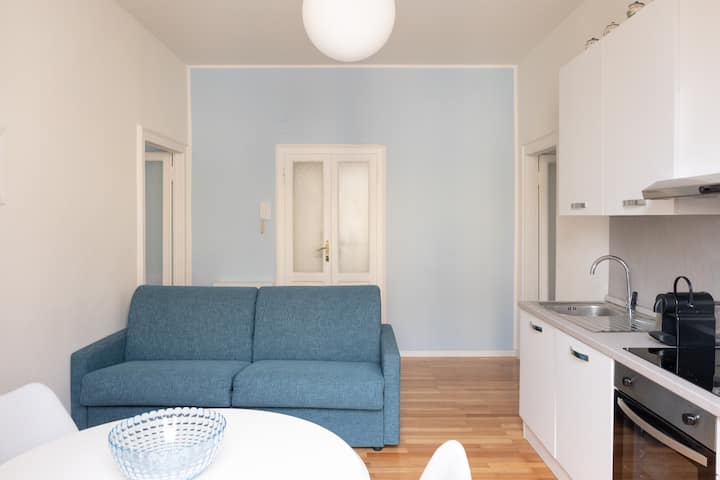 Charming Apartment 4 Person Navigli District - Milan