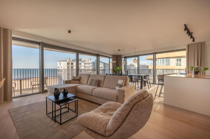 Seaview Apartment With Parking & Balcony - Ostende