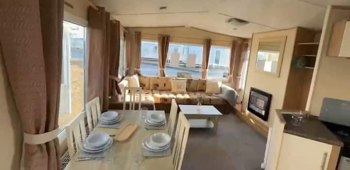 Caravan At Seawick In Essex Ref 27006sw - Essex