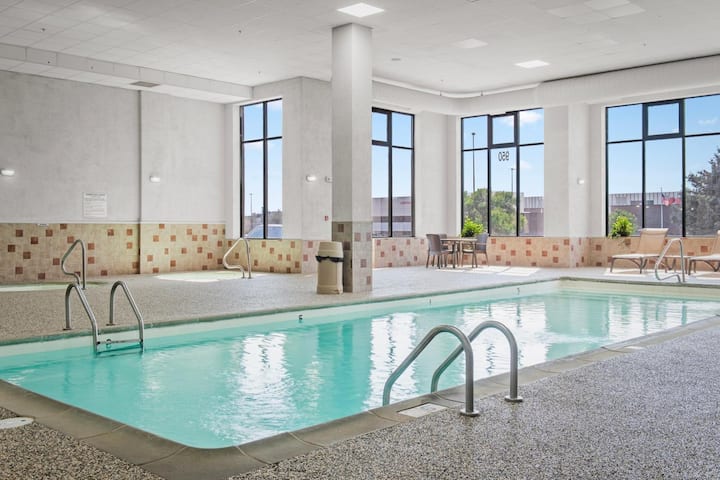 Elevation Inn | King Dlx Studio | Hills Basecamp - Rapid City, SD