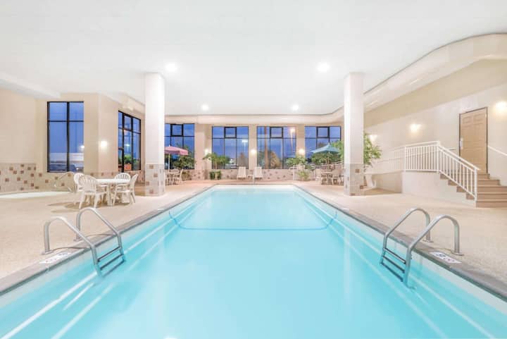 Elevation Inn | 1br Suite | Park Explorer - Rapid City, SD