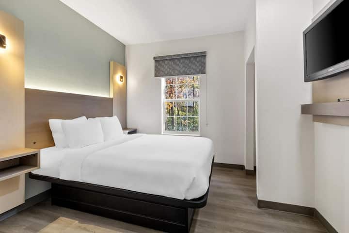 Family Suite With Full Kitchen Near Moore Park - Columbia, SC