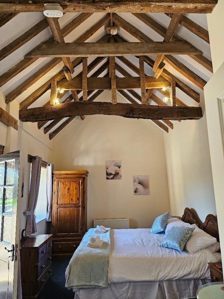 King-traditionelle-sdb Privée Avec Baignoire Et Do - Diss