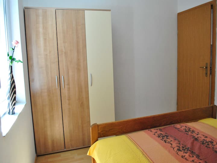 Apartments Smokvica - One Bedroom Apt/balcony - Starigrad