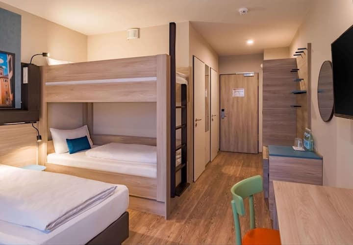 Deluxe 4 Single | Wyndham Munich | Expo Team - Munich
