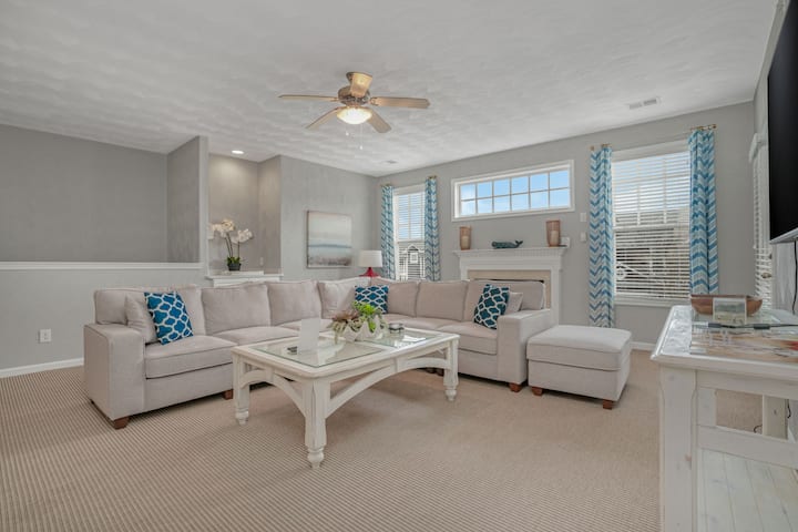 Compass Rose Retreat | Pools, Golf, Private Beach - Cape Charles, VA