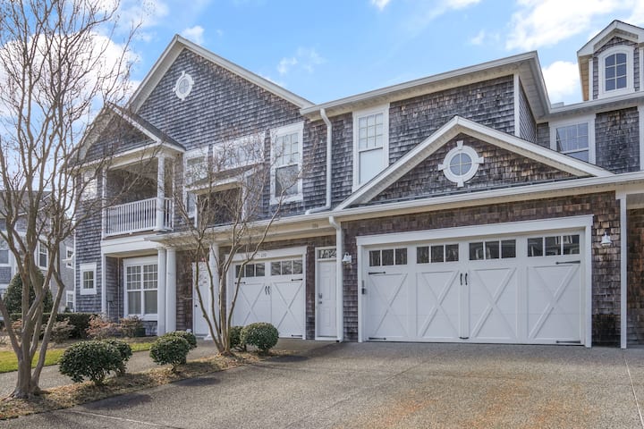 Compass Rose Retreat | Pools, Golf, Private Beach - Cape Charles, VA