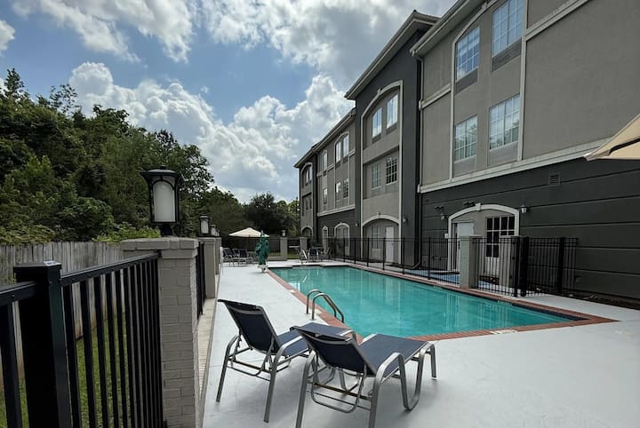 La Quinta Denham Springs | 2 Queen | For Groups - Baton Rouge, LA