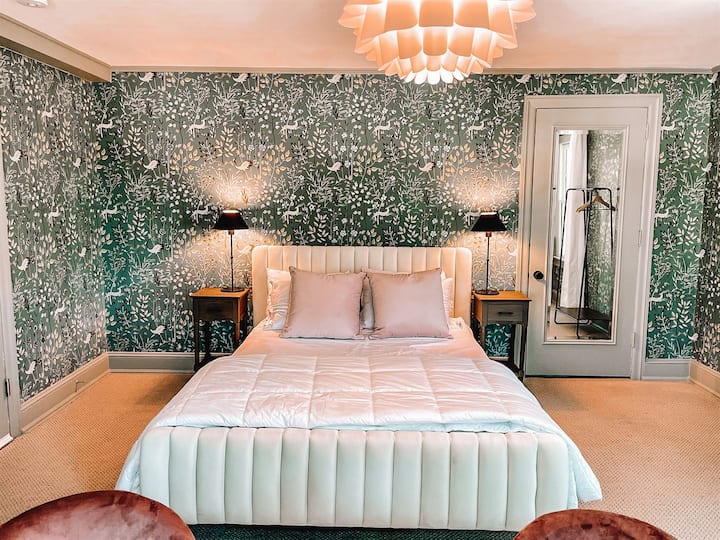 Buttonwood Boutique Hotel Suite #5, Beach & Town - Cape May, NJ