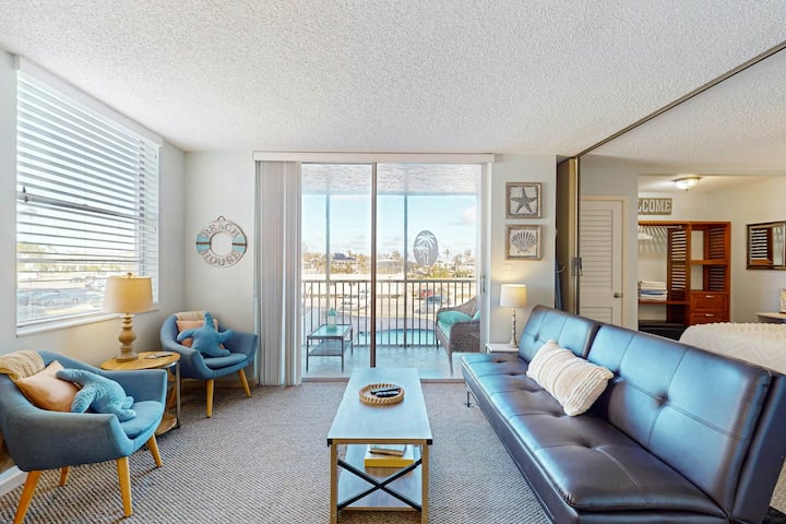Modern Beachfront Retreat: River Views & Comfort - Bonita Springs, FL