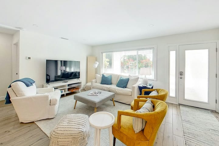 Spacious 3br | Patio | Garage Parking | W/d - Naples, FL