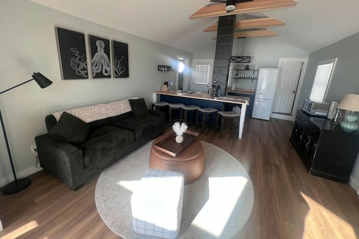 2br Charming Cottage With A Spacious Deck - Camden, ME