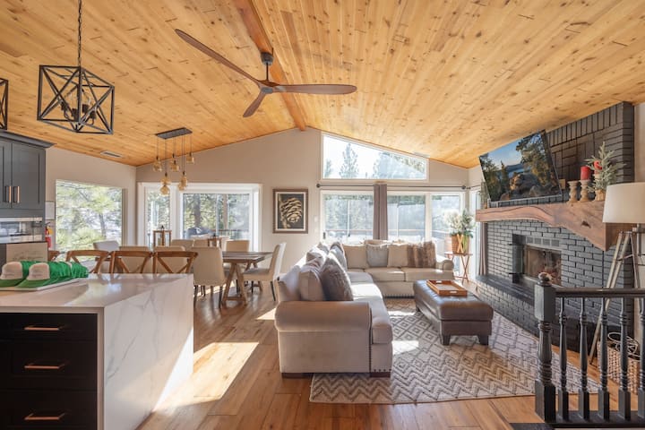 Lakefront Dock, Hot Tub, Theater, Game Room - Big Bear Lake, CA