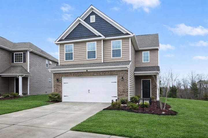 4br Home W/ Patio & Bbq | Charlotte | Near Uptown - Lake Wylie, SC