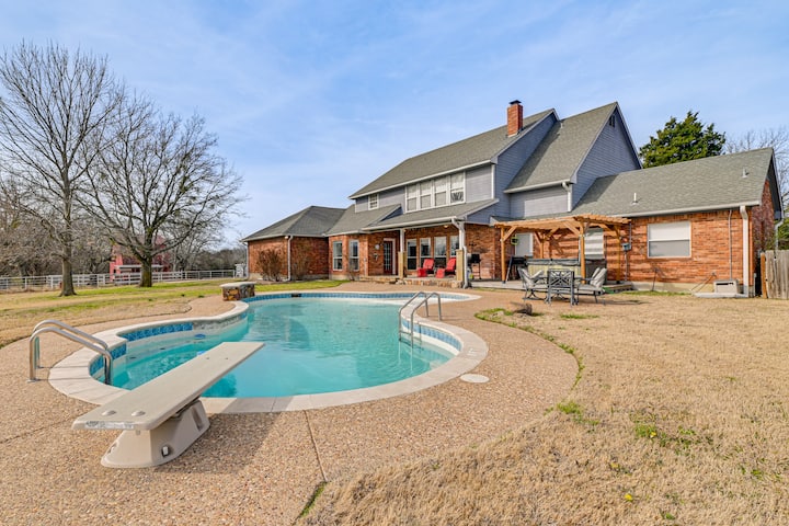 Space To Gather! Sherman Estate W/ Pool & Hot Tub - Lake Texoma