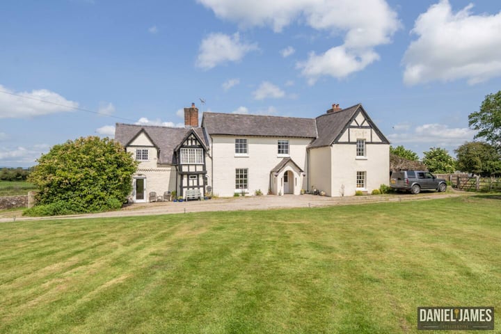 Fords House | Elegant Country Home Near Oswestry - North Wales