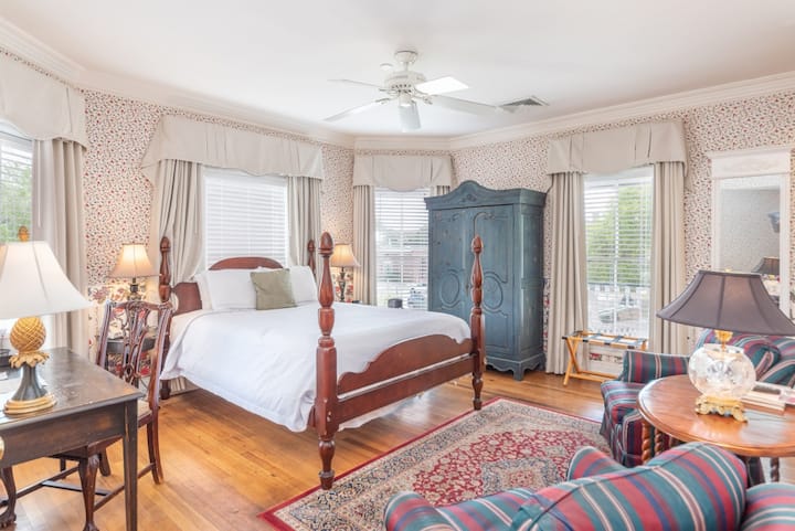 Downtown Beaufort Stay + Free Breakfast & Bikes - Beaufort, SC