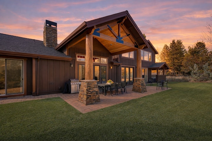 Sunriver Retreat • Hot Tub + Games • Near Trails - Sunriver, OR