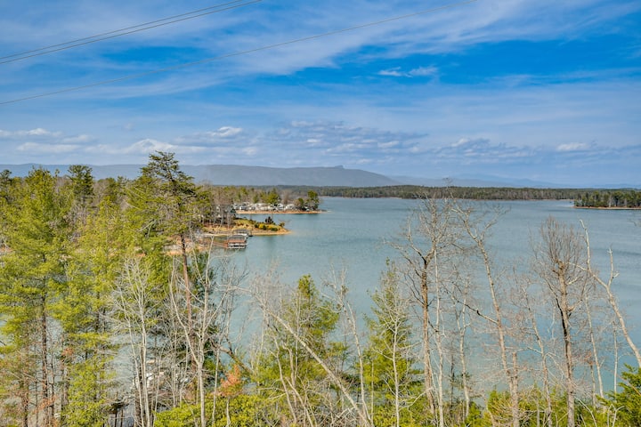 Steps To Private Beach! Family Home On Lake James - Lake James, NC