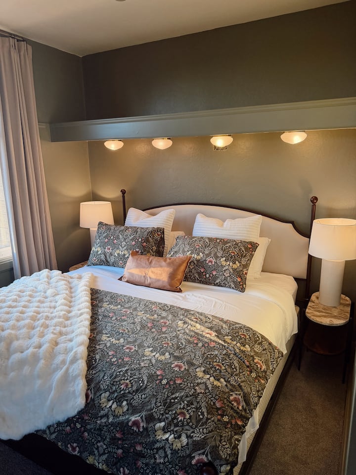 The Noyo Ridge Suite At The Grey Whale Inn - West Coast