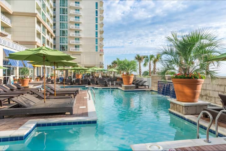 Wake Up To Waves & Tranquility L Pool & Game Room - Virginia Beach, VA