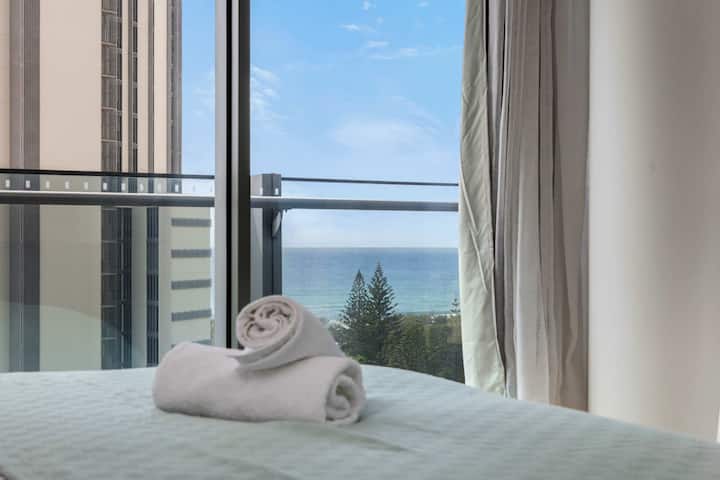 Modern 2br Apartment With Ocean Views – Broadbeach - Broadbeach