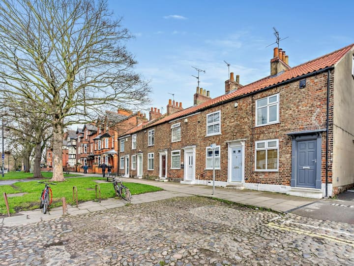 2 Bed In York (Oc-51740) - York