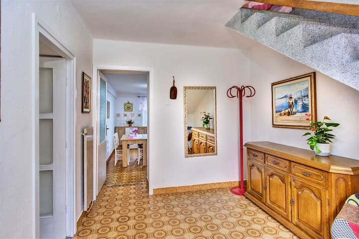Cozy 2-bedroom Holiday Retreat Sleeps 5 - Mali Lošinj