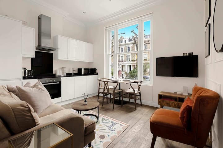 Chic 2-bed Retreat Near Portobello Market - Notting Hill