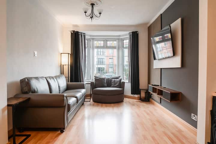 4 Bedroom House Belfast - Near Titanic & Sse Arena - Belfast