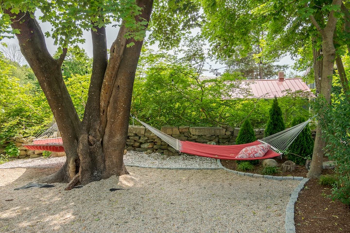 Sleeps 38 | Denison + Williams + Carriage House - Misquamicut, RI