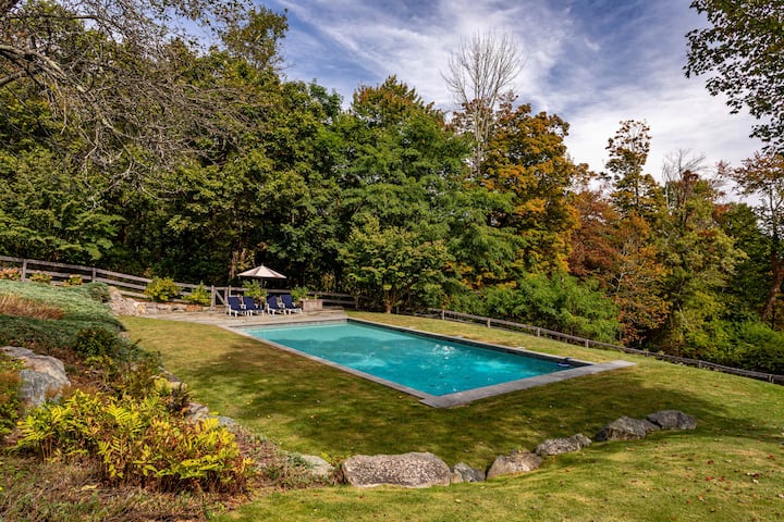 Twin Pond Ridge: Pool | Views | Games - Millbrook, NY