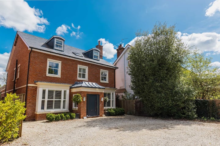 Large 6br House Near Goodwood, Garden & Parking - South Downs