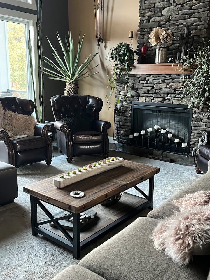 Whispering Owl Acres - Kelowna