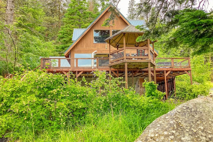 Lakefront, Dog-friendly 4br With Amazing Yard - Joseph, OR