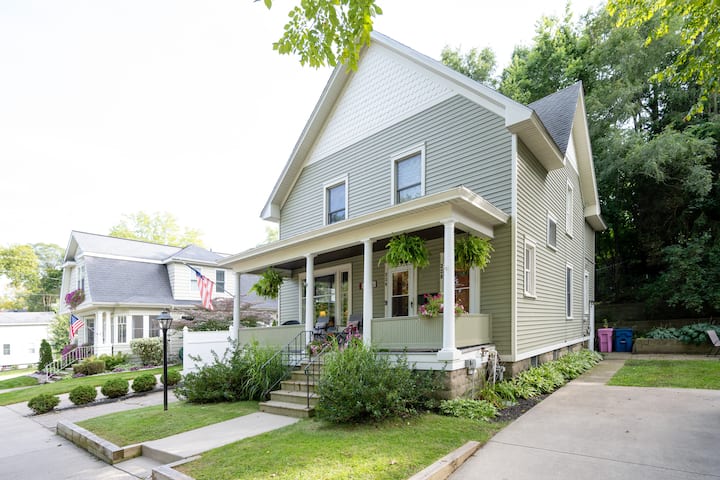 Cozy Grand Haven Escape | Near Beach & Downtown - Grand Haven State Park, MI