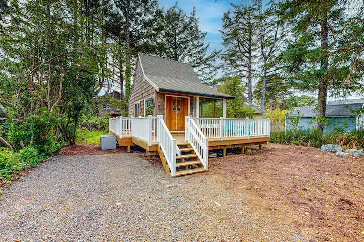 Cozy Home With Loft, Steps To Ocean, With Workspac - Manzanita, OR