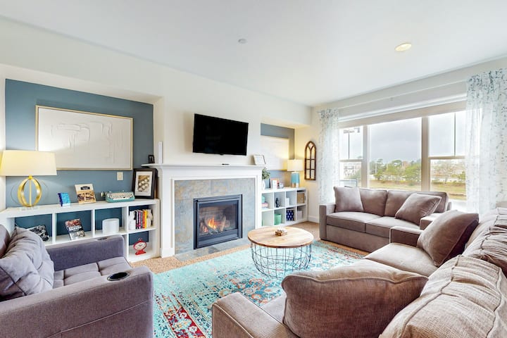 2br Condo With Riverfront View - Close To Beaches - Seaside, OR