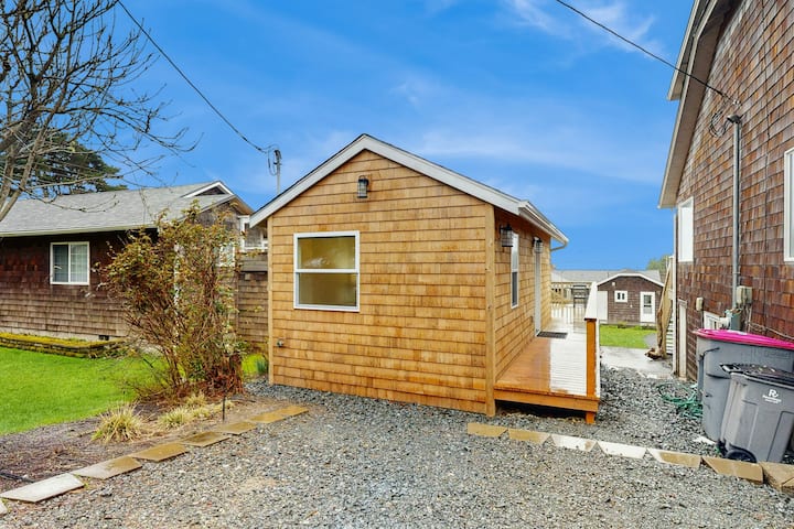 Comfy Studio Oceanview Dog Friendly - Cannon Beach, OR