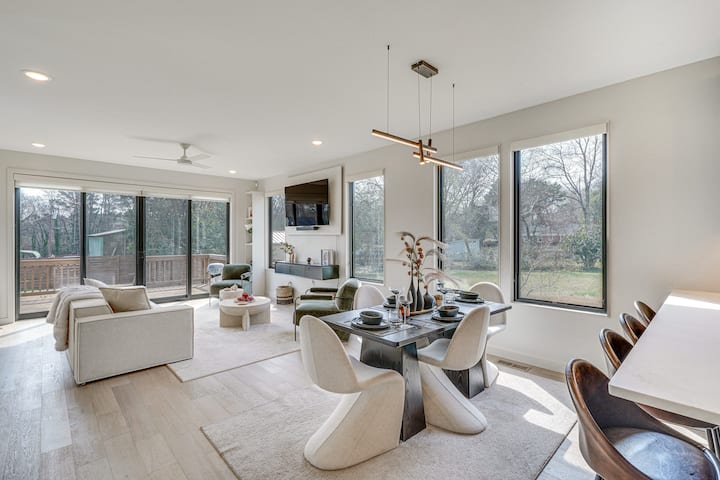 2 Mi To Wakemed: Modern Raleigh Duplex W/ Yard - Raleigh, NC